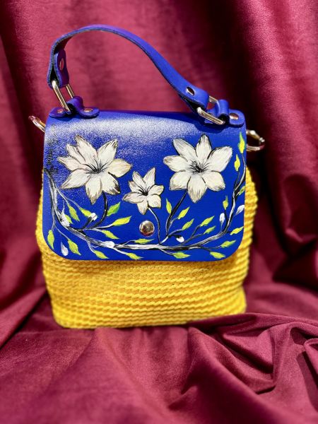 Poseta crosetata si pictata manual - ArtbyIoanaB | Crafty