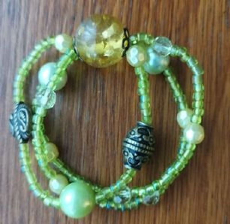 Bratara handmade cu margele verzi - szaboerika37 | Crafty